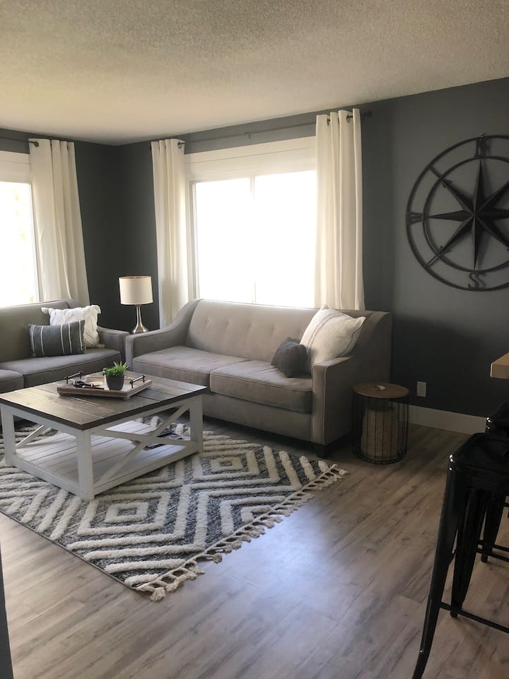 Cheerful 3 Bedroom Cottage, Close To Marina’s - Grand Haven, MI