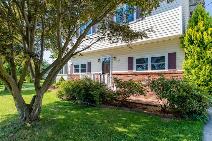 Pool House By The North East River - Havre De Grace, MD