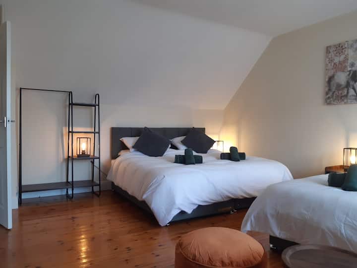 Carvetii: Laurel House. 2 Bed House Sleeps Up To 8 - Kirkcaldy