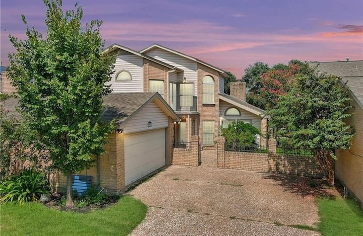High End Luxury Game Day Rental 4m To Kyle Field - Bryan, TX
