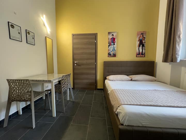 Turin Metro Young - Lupin1 Room - Moncalieri