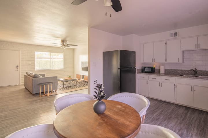 Whitney | 1 Br Apartment South Of Biltmore - Phoenix-Sky-Harbor Airport (PHX)