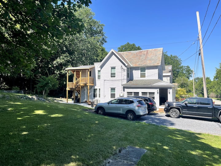 Entire 2nd Fl Unit In Downtown Saratoga Unit - Saratoga Springs, NY