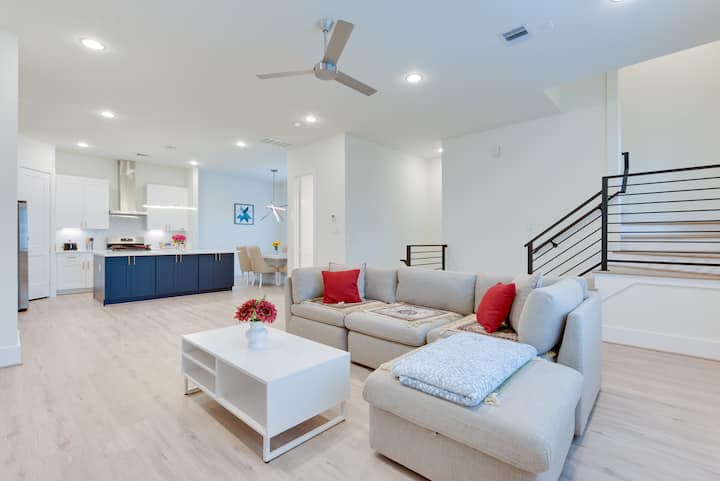 Sophisticated Patio Home W Rooftop Nr Downtown - Houston, TX