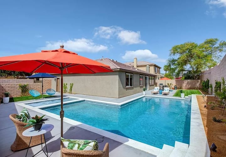 Posh Blue Pool Star Estate In Gated Terra Lago - Indio, CA