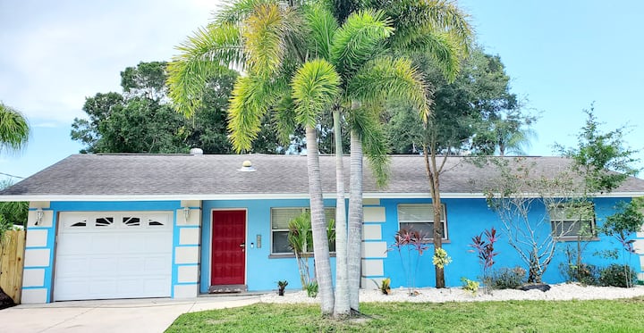 Getaway Home With Fun Backyard - Sarasota
