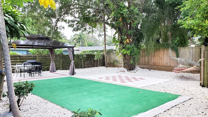Getaway Home With Fun Backyard - Sarasota