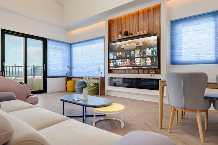 With Uhouse4f, Which Boasts A Fantastic Ocean View - Jeju-si