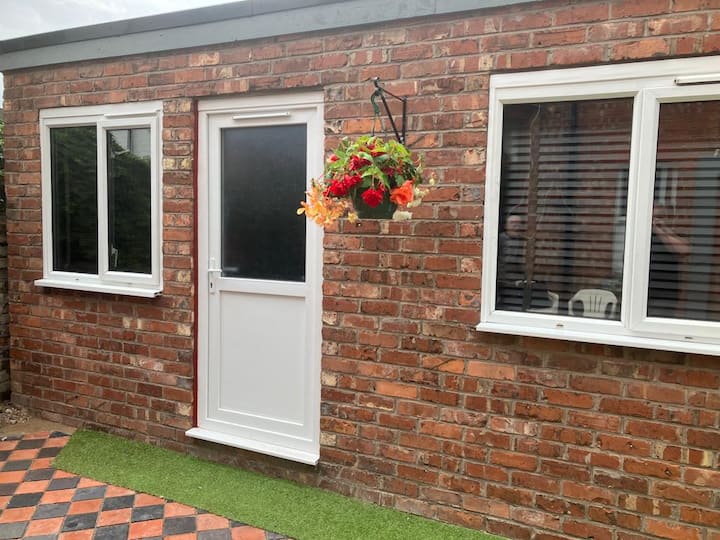 Newton Studio Rooms- Affordable Self Contained - Poulton-le-Fylde