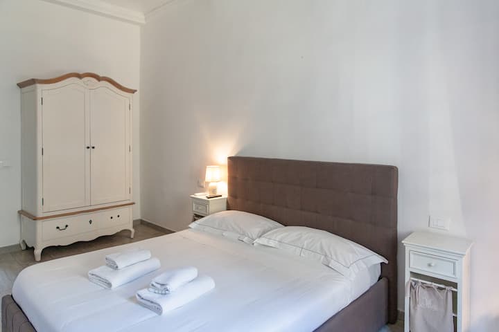 Beautiful Apartment In Quite Area - Florenz