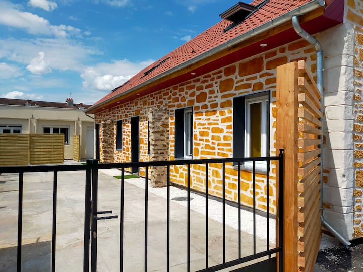 Evian 03, T2 49m2 Calme, Terrasse, Parking Gratuit - Le Mans