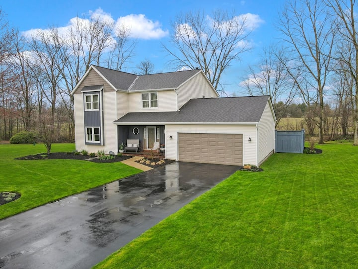 Family Friendly 4-bedroom Home With Hot Tub - Canal Winchester, OH
