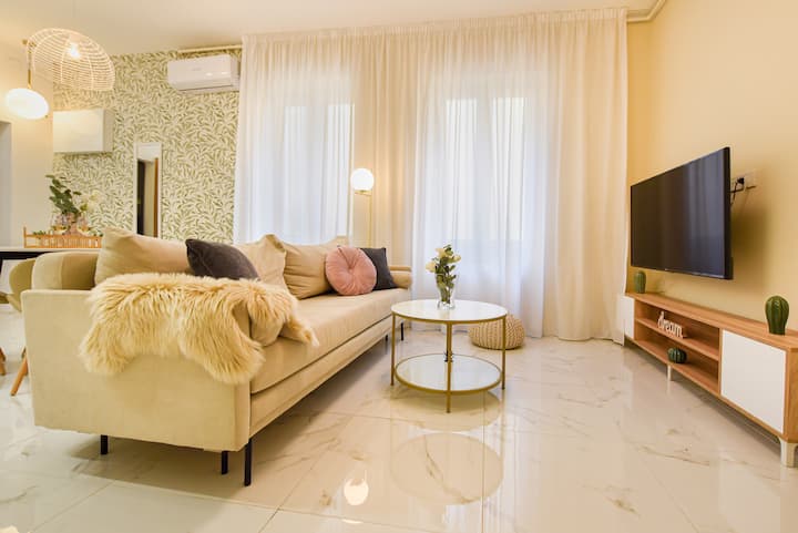 Golden Leaf | Stunning Central 1br Apt - Bucarest