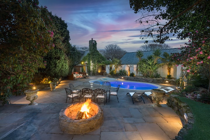 Luxurious And Unique With Private Pool, Near Beach - Helston