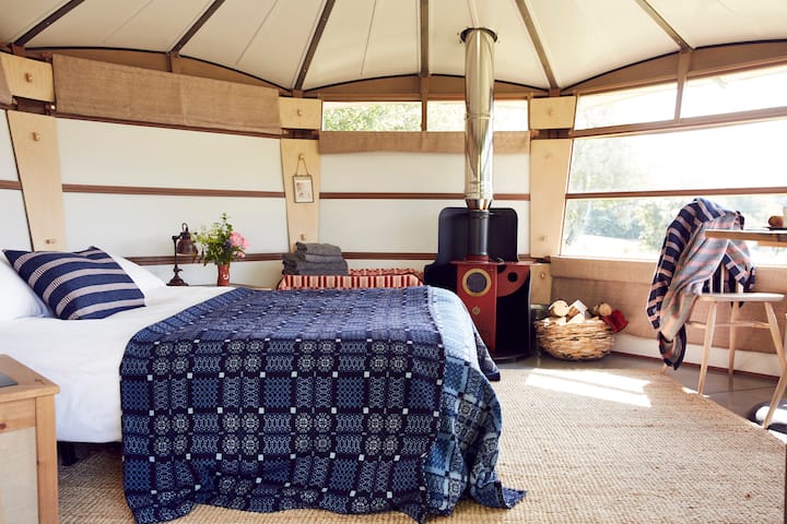 Wooden Hand-crafted Caban With Beautiful Sea Views - Cowbridge