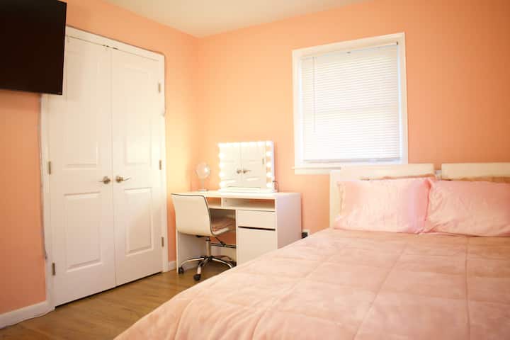 Cul-de-sac 1-bedroom,  Includes Free Parking. - Nyack, NY