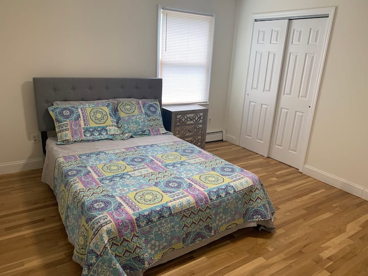 One Bedroom, Spacious Living Room 1.5 Bath Laundry - New Jersey