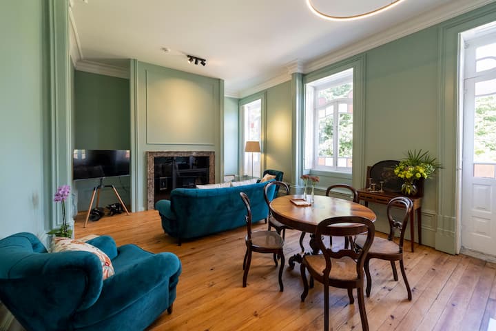 Quarto Moderno Em Jardim Histórico - Guimarães