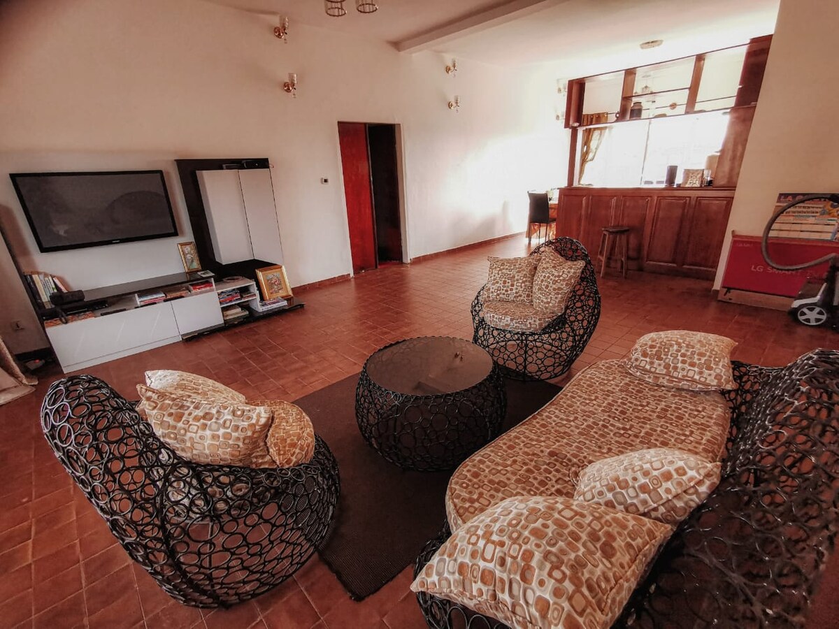 Quartier Bastos Vacation Rentals & Homes - Quartier Bastos, Yaoundé ...