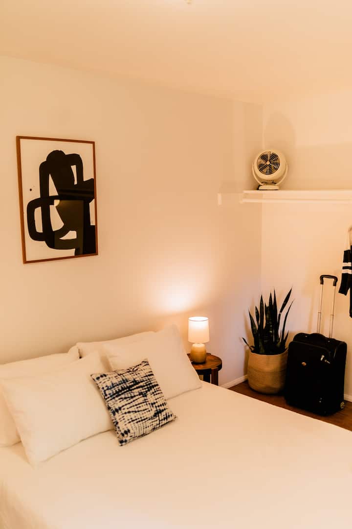 Cozy Room Walking Distance From Ponto Beach - Encinitas, CA