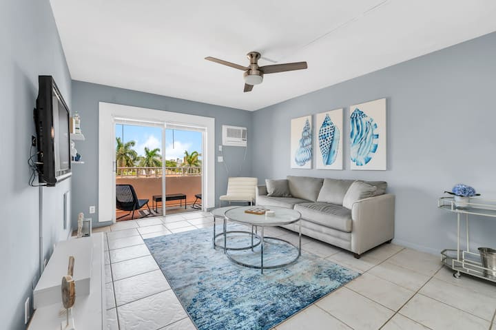 Lovely 1-bedroom Condo 600ft From Beach With Pool - Pompano Beach, FL