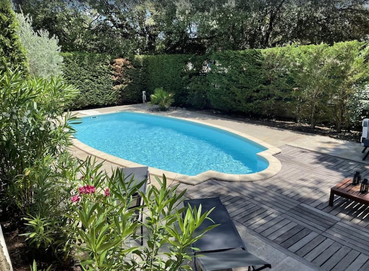Magnifique Villa Avec Piscine Privée En Provence - Sénas