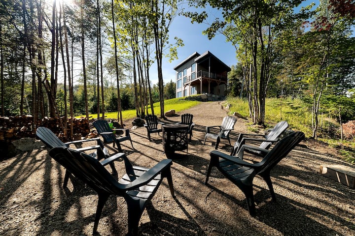 Hôtel à La Maison -  L' Inversé, Confort Et Spa - Charlevoix