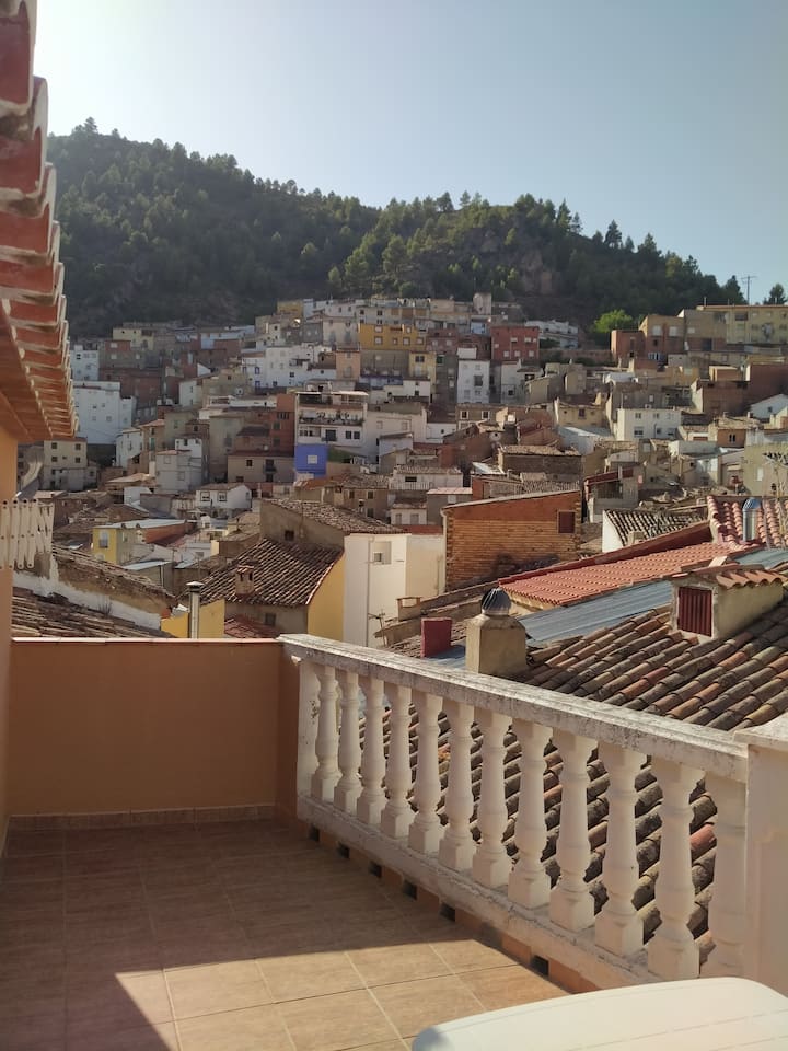 Casa  De Cuatro Plantas Con Terraza En Bogarra - Bogarra