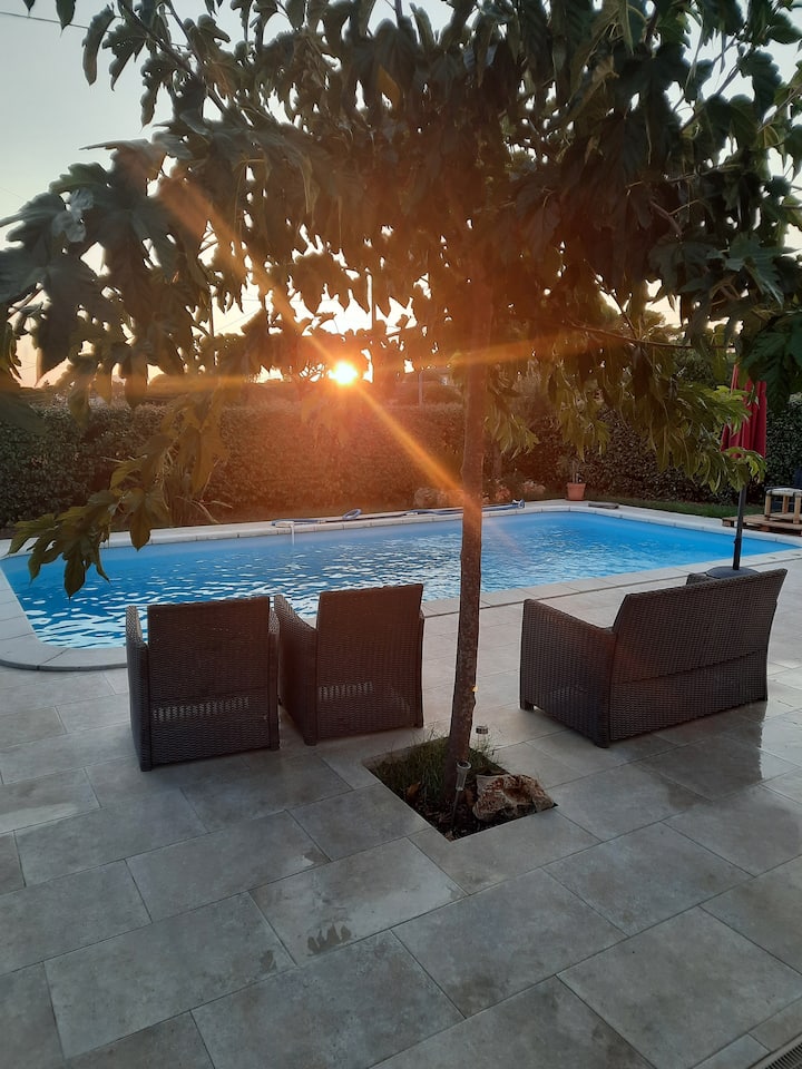 Studio Dans  Une Villa à Fréjus Piscine à Partager - Fréjus