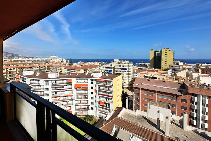Stunning Sea View | 2-bedroom | Near Beach & Train - Fuengirola