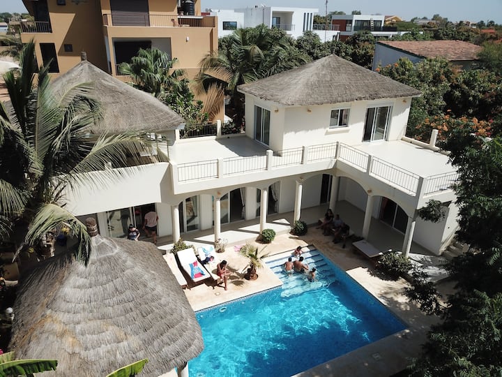 Magnifique Villa Avec Piscine à 100m De La Mer - Sénégal