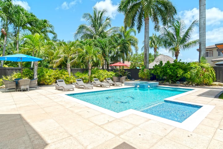 The Tropical Villa - Palmetto Bay, FL