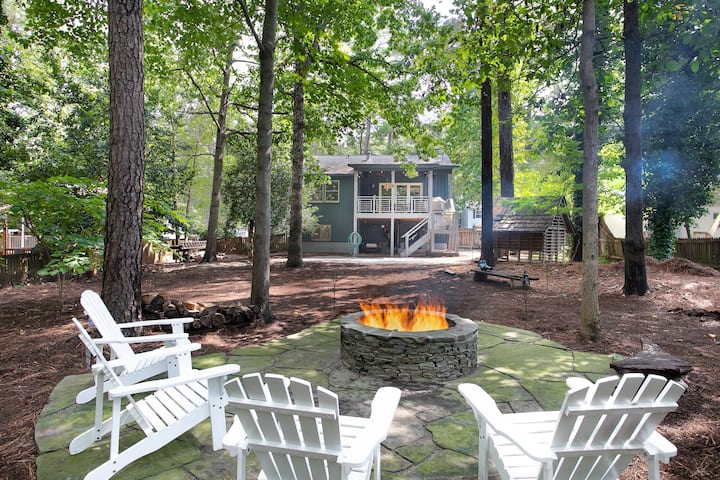 Modern 3br Home, Yard & Fire Pit Near Ncsu & Dtr - PNC Arena