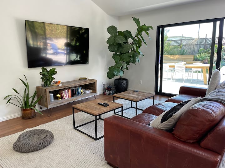 Costa Mesa Home 2 Miles From Beach, Family House. - Costa Mesa, CA