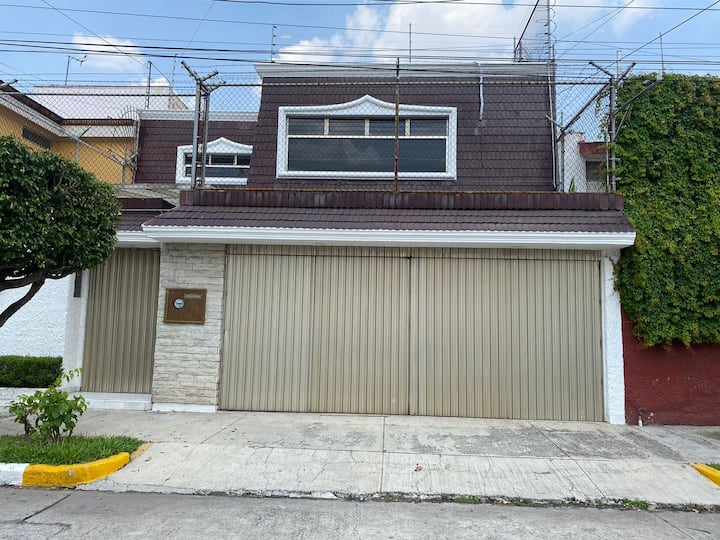 Hermosa Residencia Con Amplios Espacios - Guadalajara