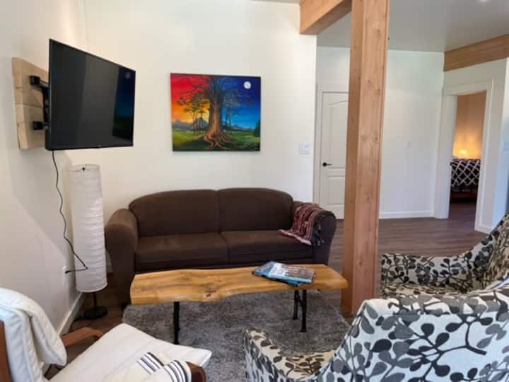 Beautiful Suite Ready For Ski Season Or Summer Fun - Salmo