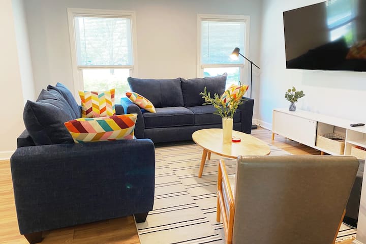 Spacious, Serene, Comfy House, Close To Uptown. - Charlotte, NC