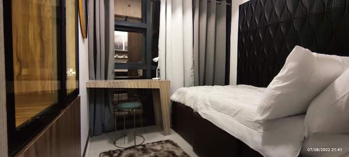 Luxury 2-bedrooms Condo At Fame Residences - Pasig