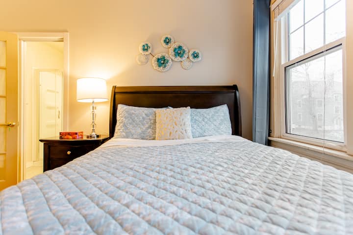 Stylish Bedroom W/private Bath & Free Parking C-a2 - Halifax