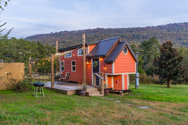 Redbud Tiny Home With A Hot Tub And Mountain Views - Cloudland Canyon State Park, Rising Fawn