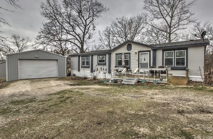 The Olive Lake House - Salina Park, Salina