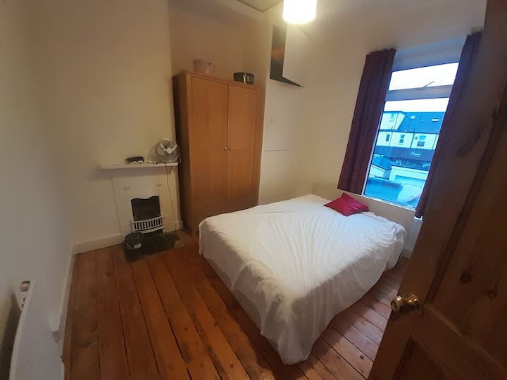 Comfy Double Room, 20 Minutes Walk To The Stadium - Cardiff
