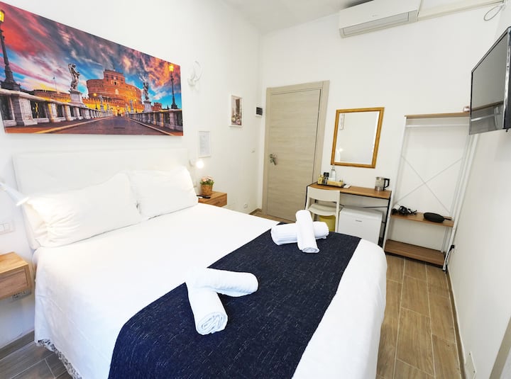 Private Room, With Private Bathroom Inside - Roma