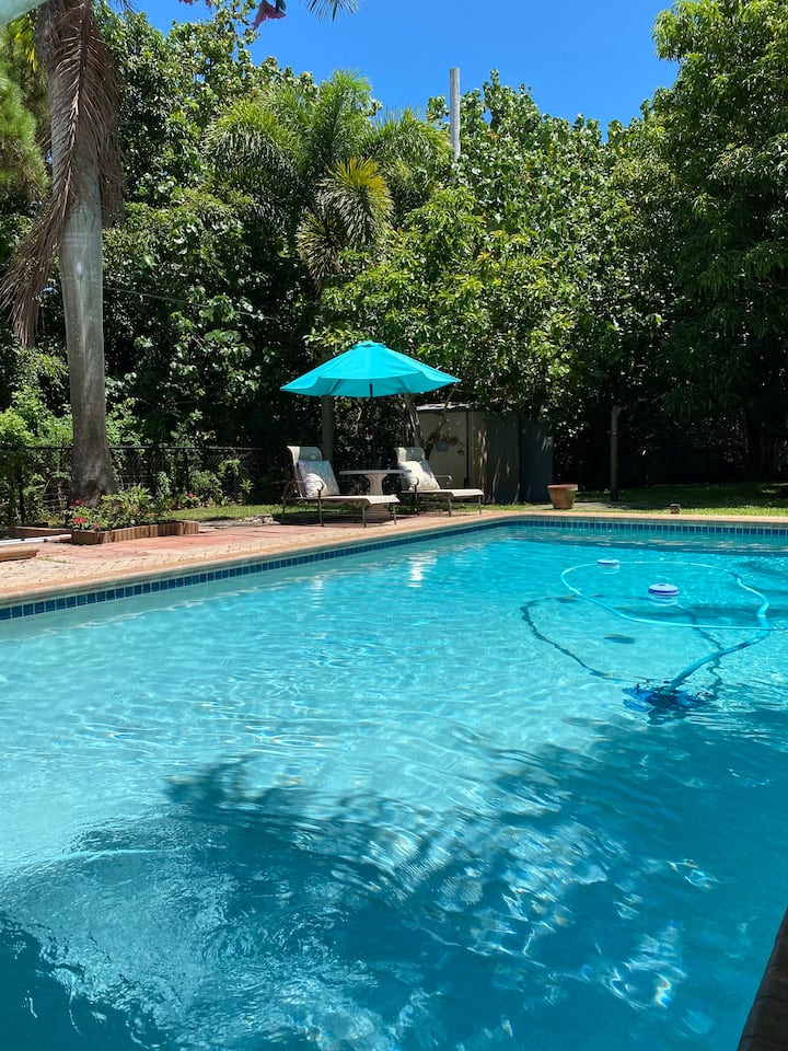 Spectacular Lake Front 4/2 Victorian Pool Home - Jupiter, FL