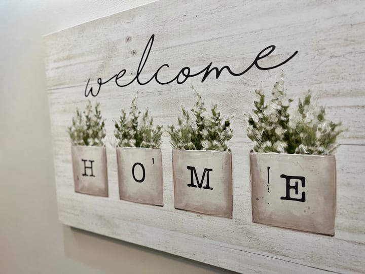 * Modern & Newly Furnished Townhome * - Cary, NC