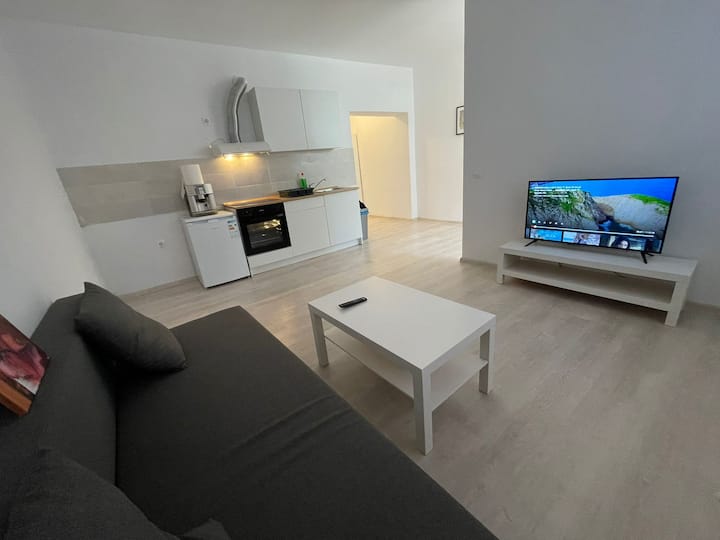 Studio B - Deva