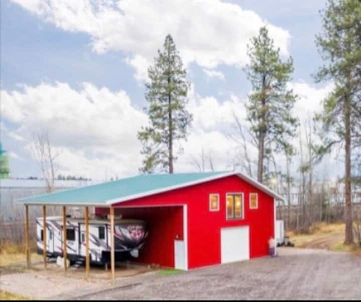 Adorable 1 Bedroom Place Plus Loft. Huge Fire Pit. - Kalispell