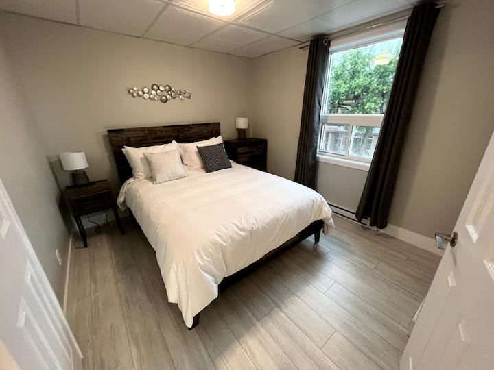 Suite 1 Chambre Fermée + Divan-lit (Centre-ville) - Rouyn-Noranda