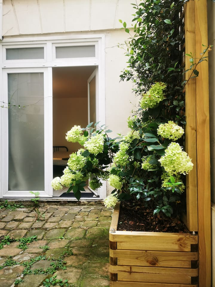 Charmant Studio Sur Cour, Au Coeur De Paris - ibis Paris Gare De L'Est TGV