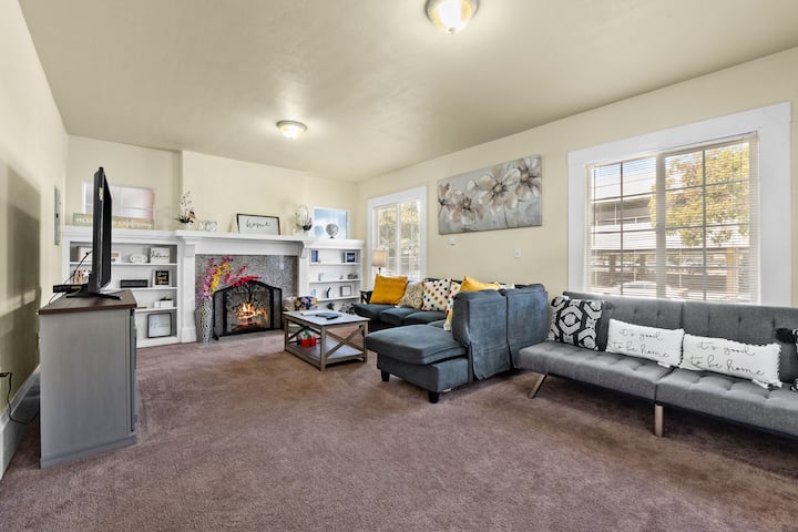 Spacious Home In Oakland - Berkeley, CA